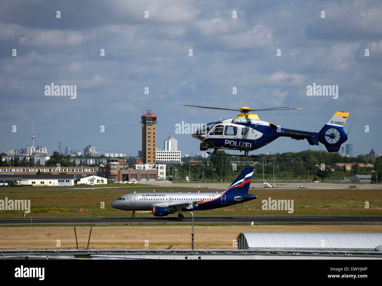 Police airplane hi-res stock photography and images - Alamy
