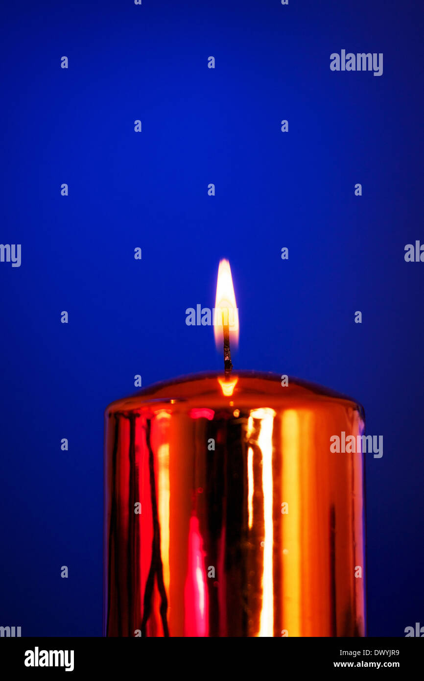Burning blue flame hi-res stock photography and images - Alamy
