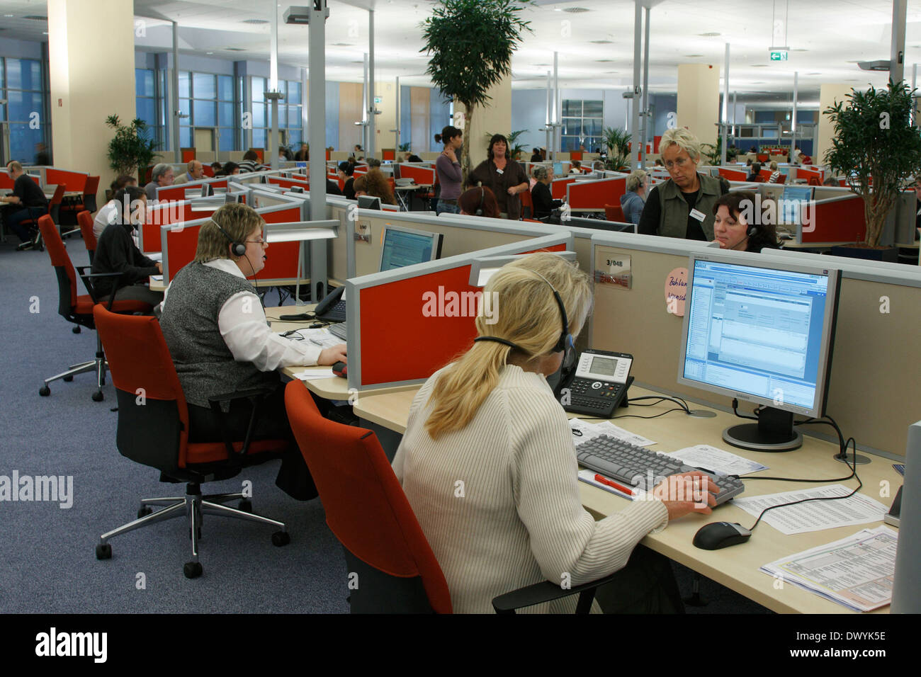 Communication source hi-res stock photography and images - Alamy