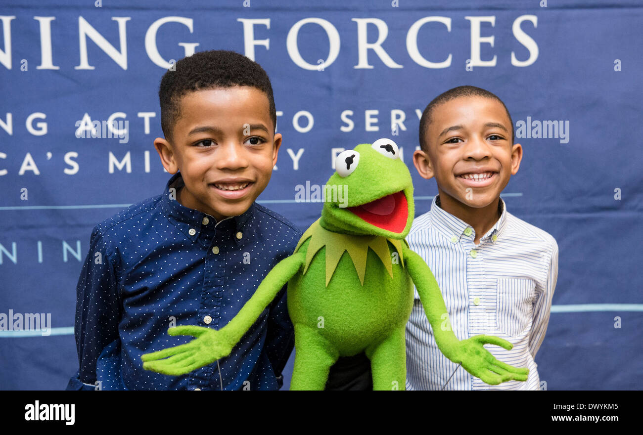 Muppet show white hi-res stock photography and images - Alamy