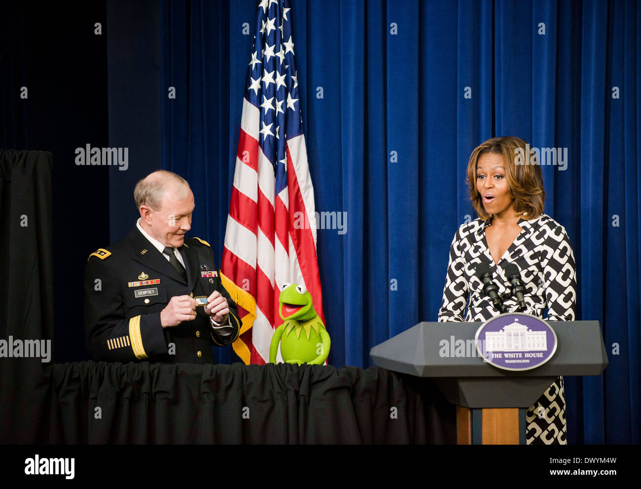 Sesame street white house hi-res stock photography and images - Alamy