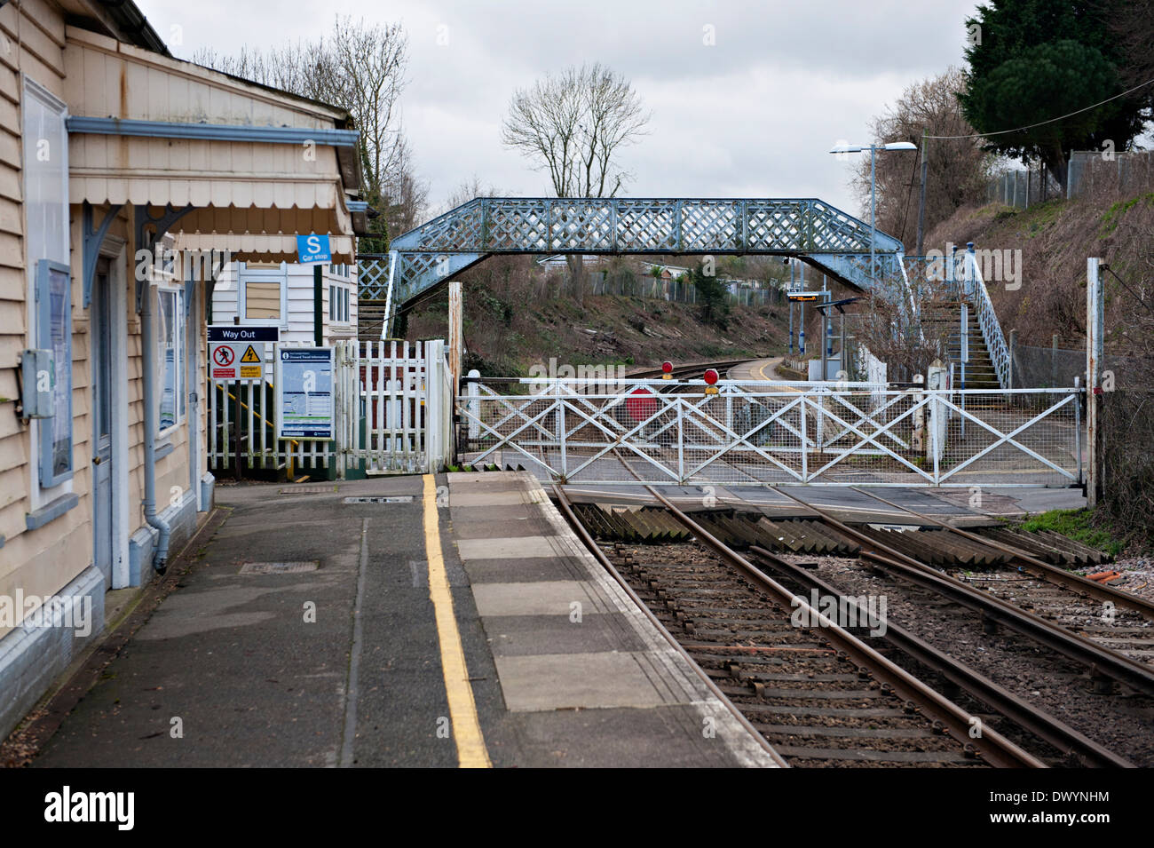 East Farleigh railway station and traditional crossing gates, UK Stock ...
