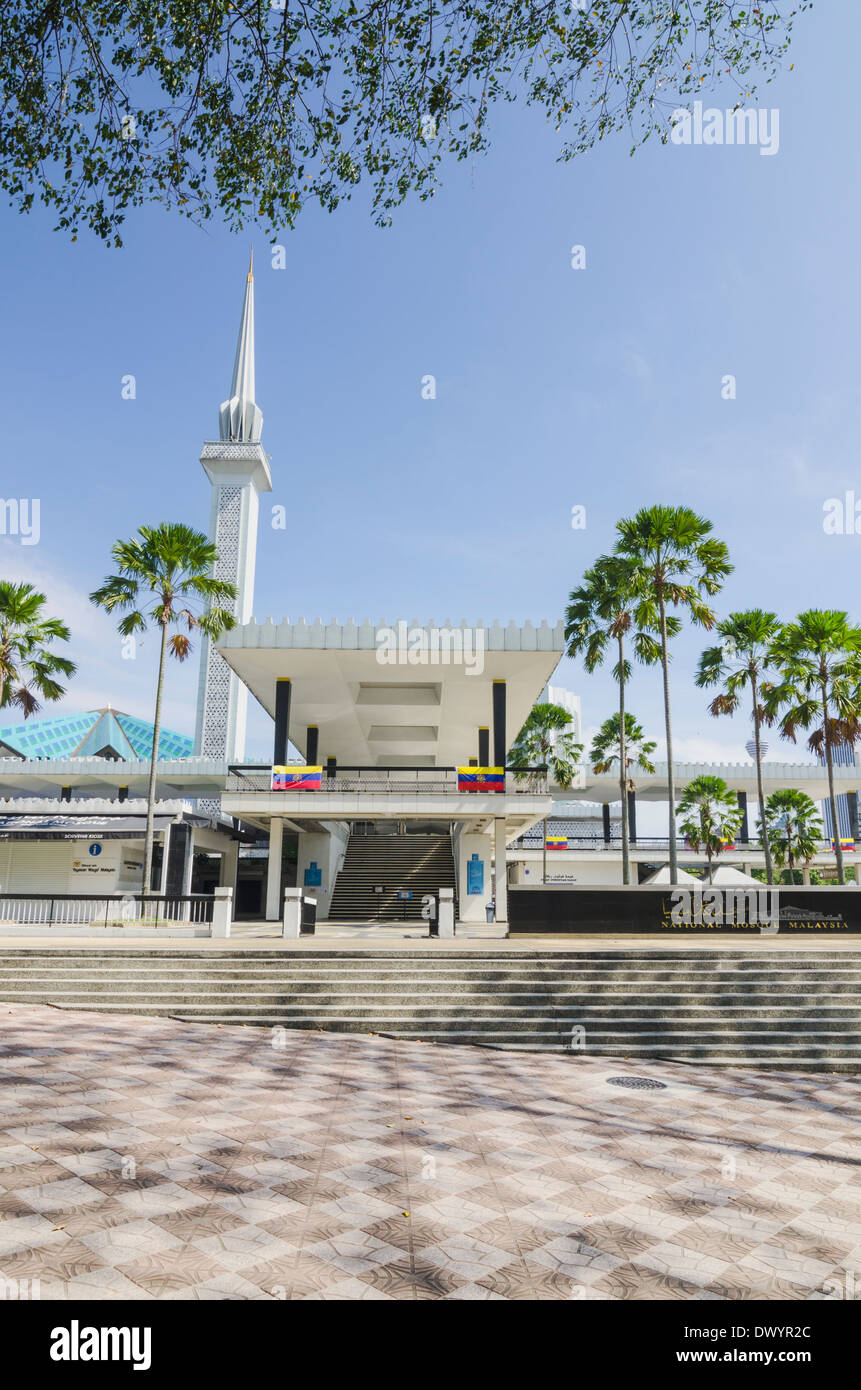 Masjid Negara Mosque, Kuala Lumpur, Malaysia Stock Photo - Alamy