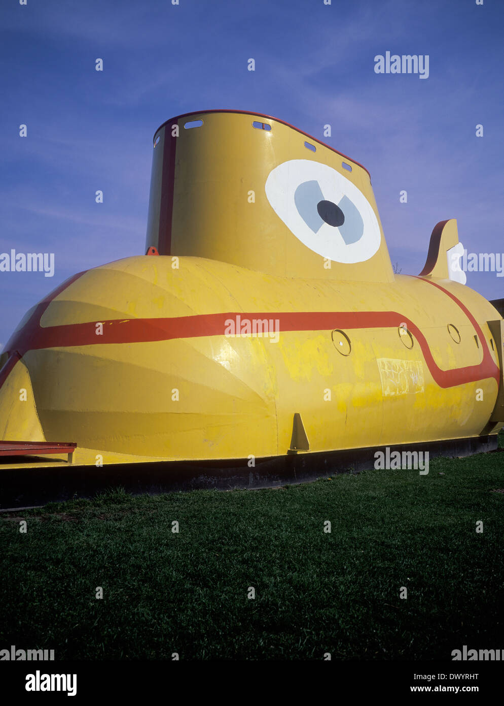 UK, Liverpool, fabrication of the 'yellow submarine', near Albert dock ...