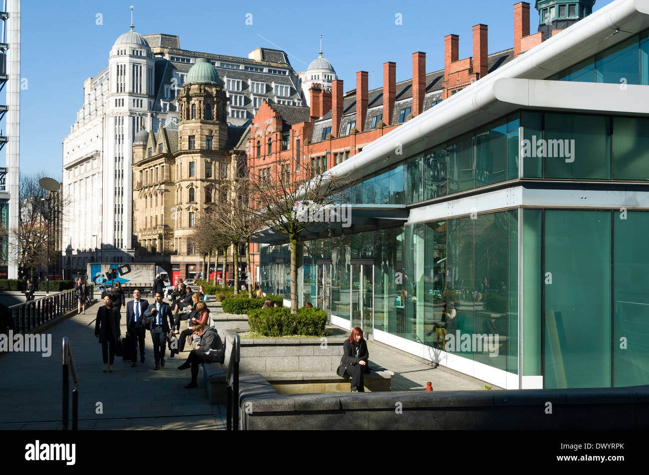 The trading house bar hi-res stock photography and images - Alamy