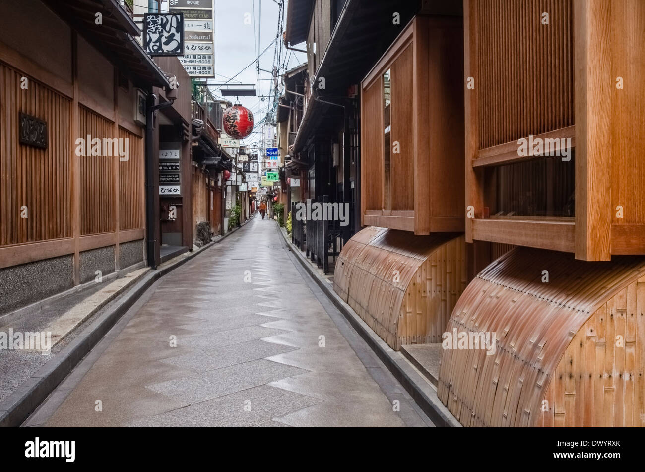 Kyoto streets hi-res stock photography and images - Alamy