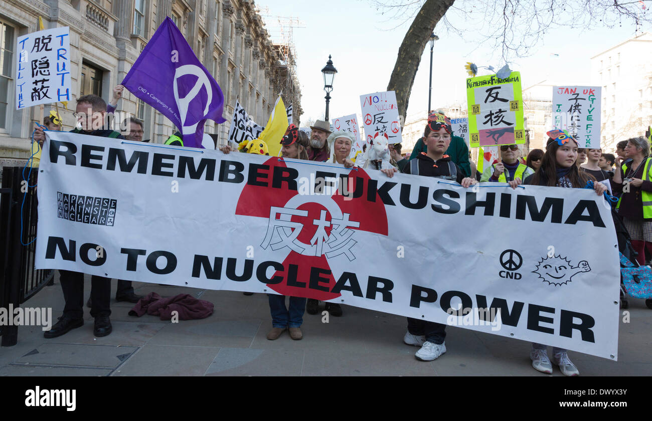 London, UK. 15 March 2014. Protest to remember the Fukushima Daiichi ...