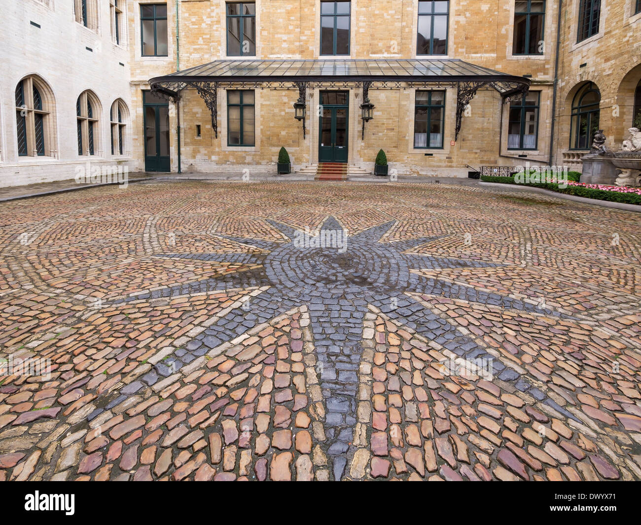 The cobbled inner courtyard at the Hotel de Ville (City Hall), Brussels ...