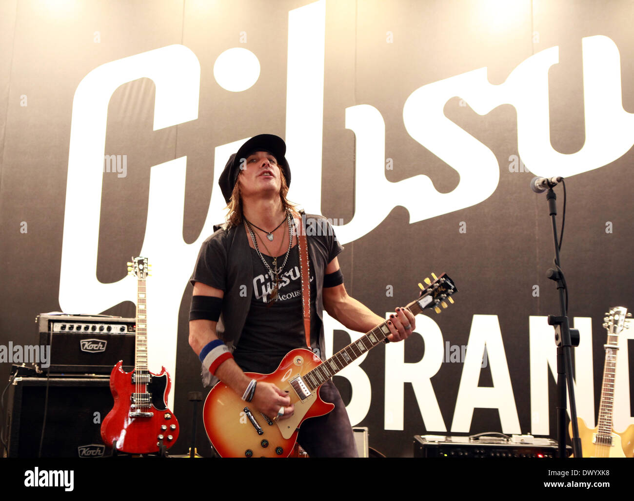 Alice cooper band hi-res stock photography and images - Alamy