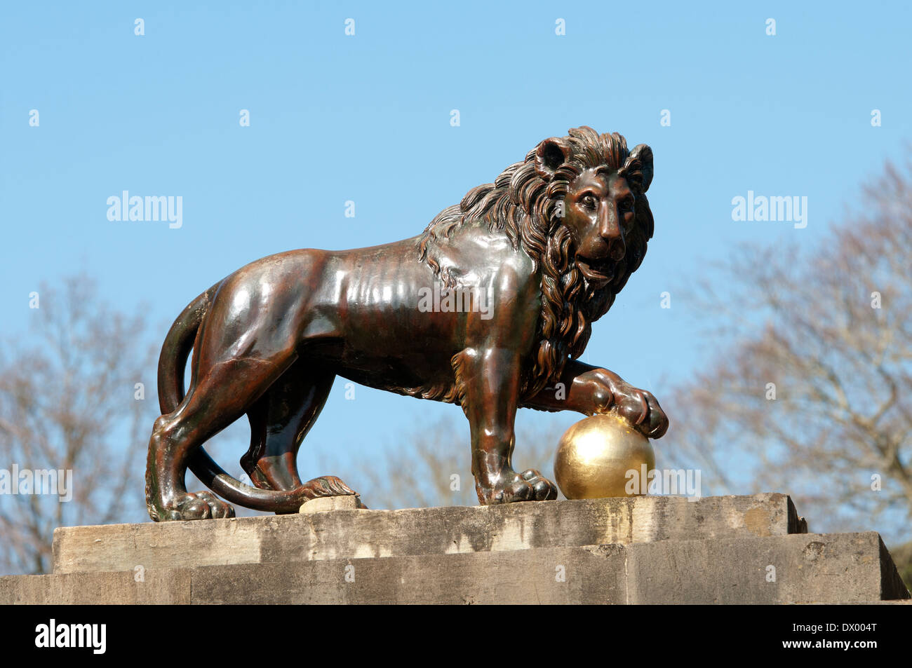 Lion sculpture on Royal Victoria Park gateway, Bath, Somerset, England ...