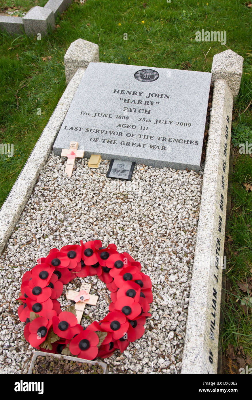 Harry patch gravestone hi-res stock photography and images - Alamy
