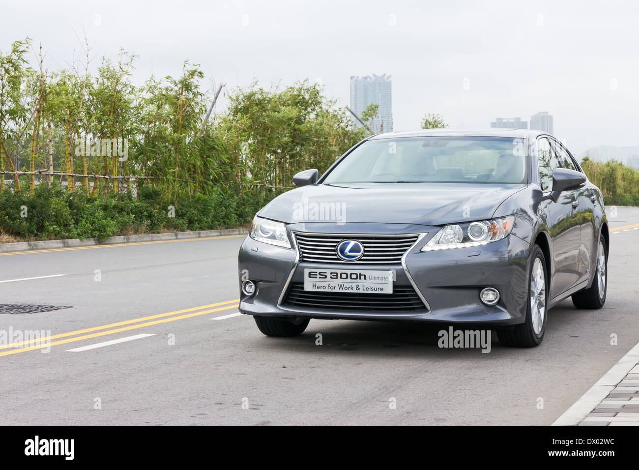 Lexus ES 300h Mid Level Sedan 2013 Model, Hybrid Sedan in Japan Stock ...