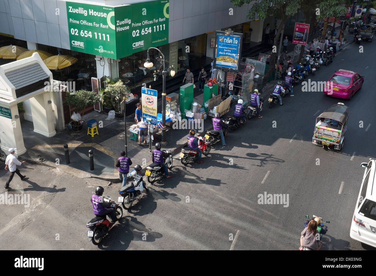 Line of taxis in downtown bangkok hi-res stock photography and images ...