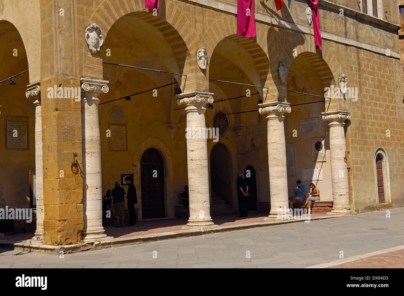 Piazza Pio II, Pienza Stock Photo - Alamy