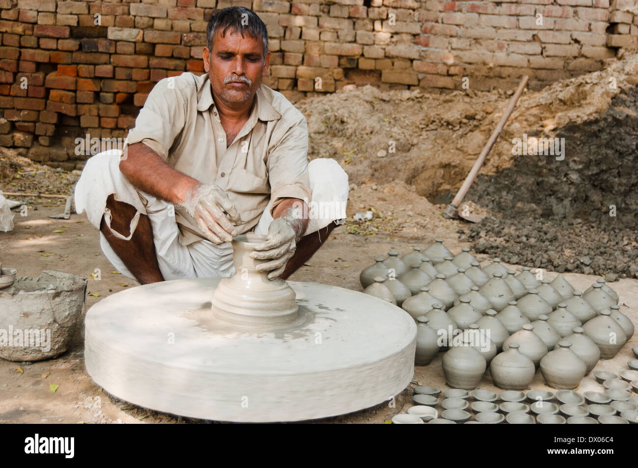 1 Indian Potter Preparing Pots Stock Photo - Alamy