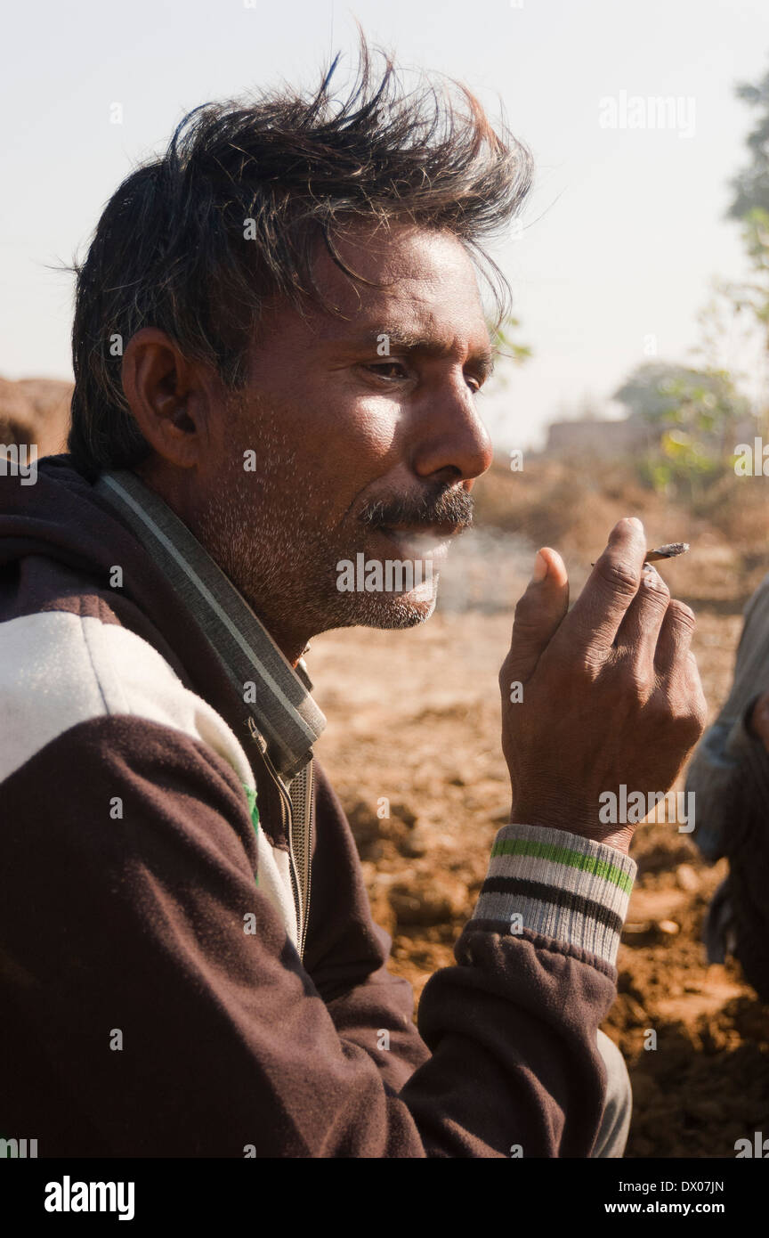 Farmer smoking hi-res stock photography and images - Alamy