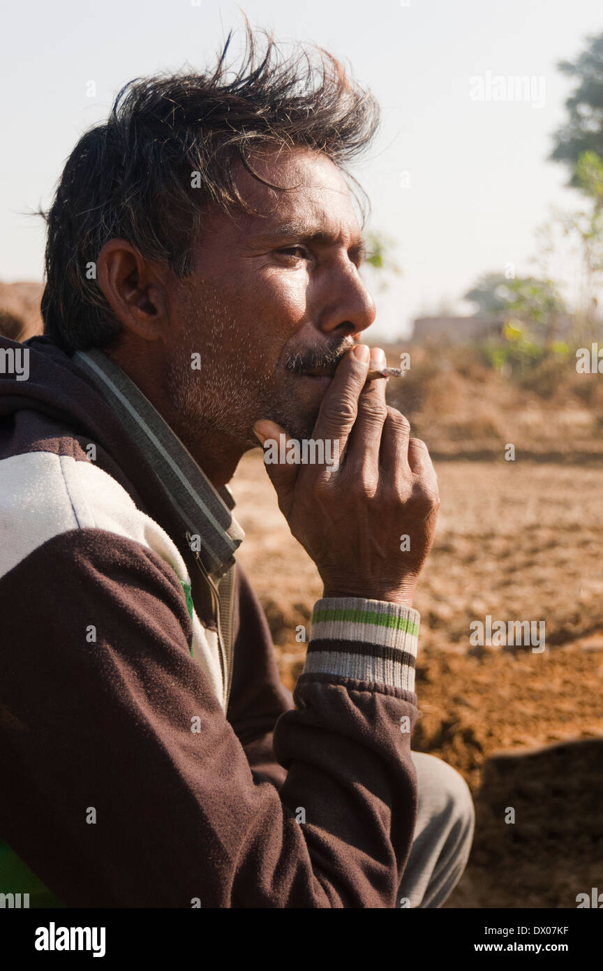 1 indian Farmer Smoking Bidi Stock Photo - Alamy