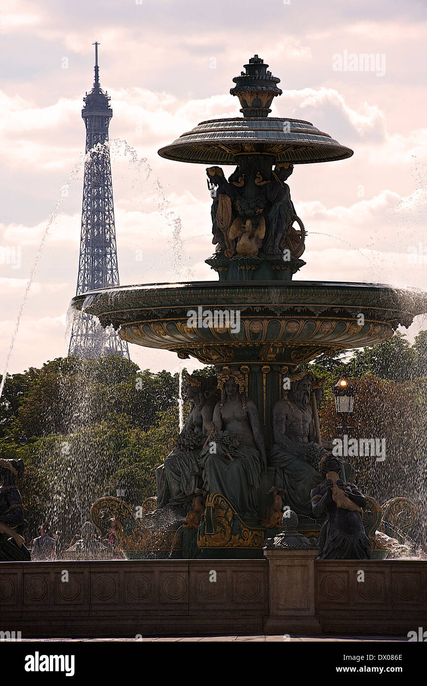 Eiffel tower square hi-res stock photography and images - Alamy