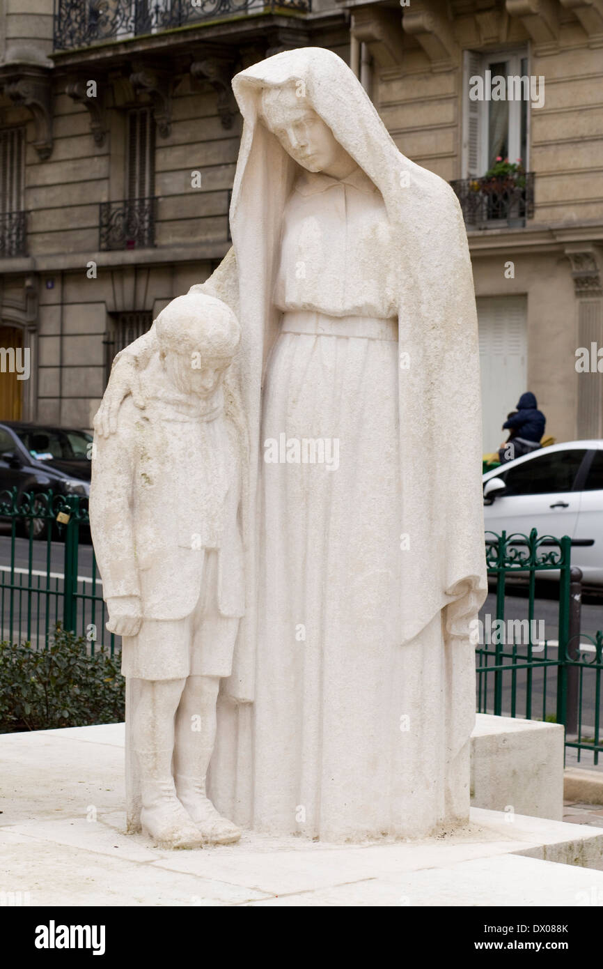 Mother and child carving hi-res stock photography and images - Alamy