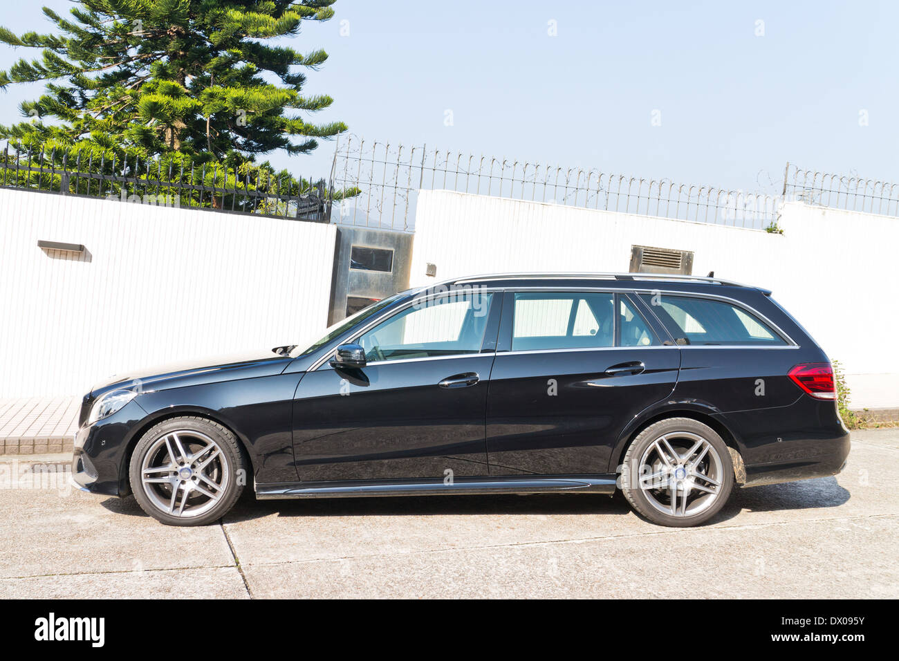 Mercedes-Benz E-Class Avant 2013 Model with new facelift look Stock ...