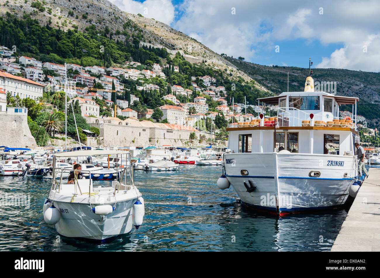 Ship at jetty hi-res stock photography and images - Alamy