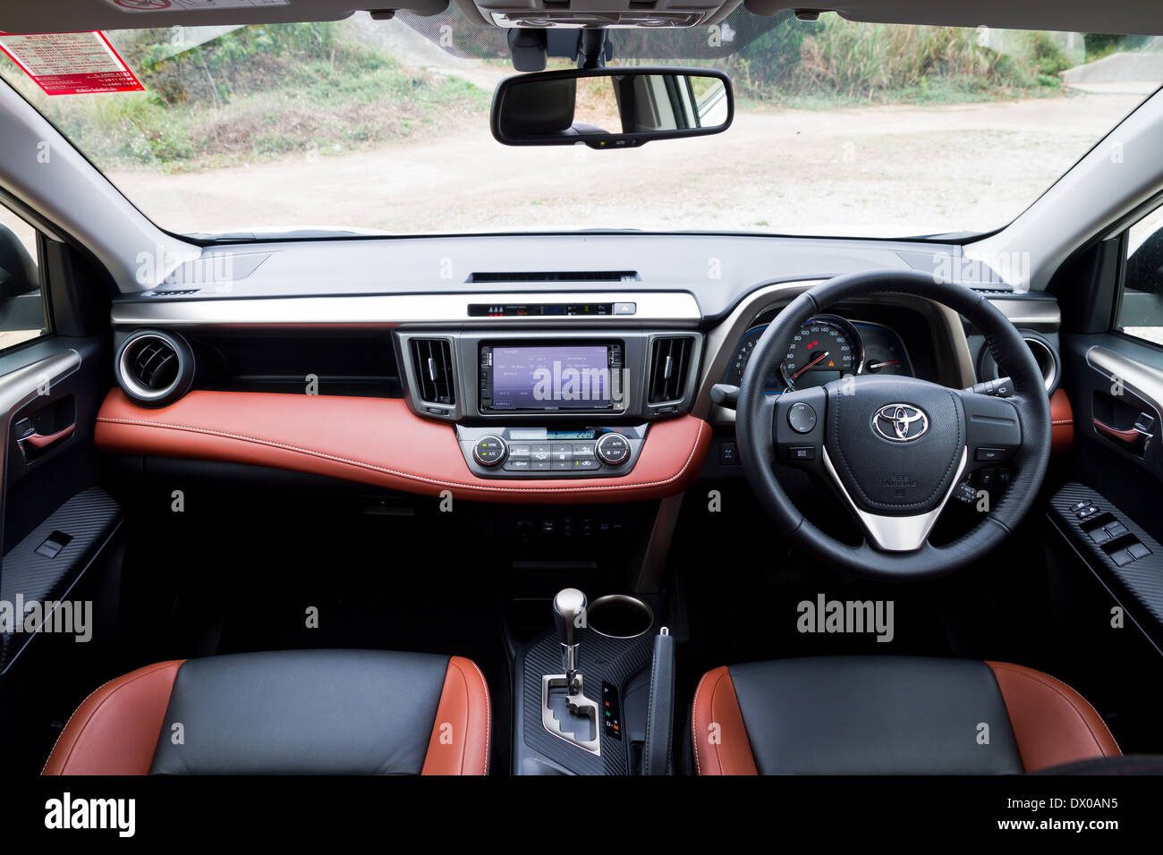 Toyota rav4 2013 hi-res stock photography and images - Alamy