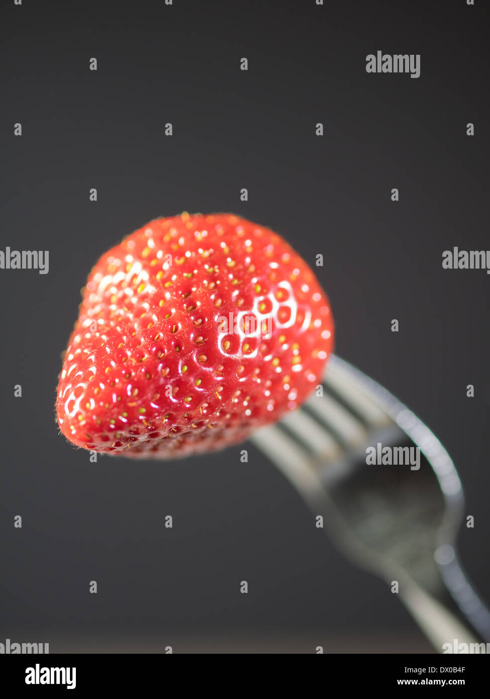 Fork strawberry hi-res stock photography and images - Alamy