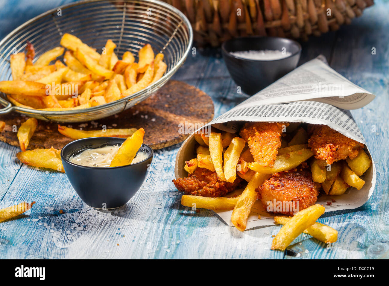 Fish and chips newspaper hi-res stock photography and images - Alamy
