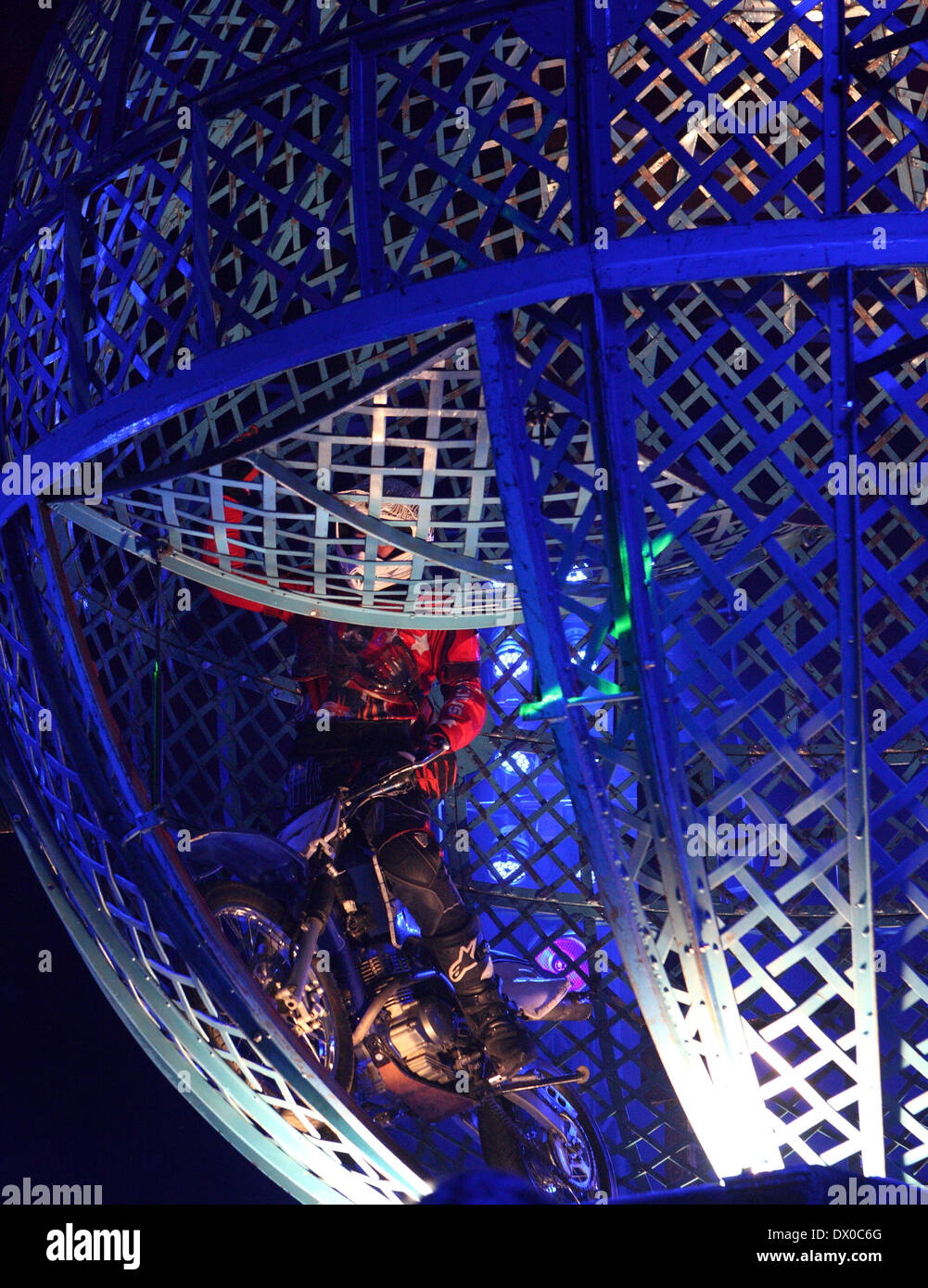 Globe of death hi-res stock photography and images - Alamy