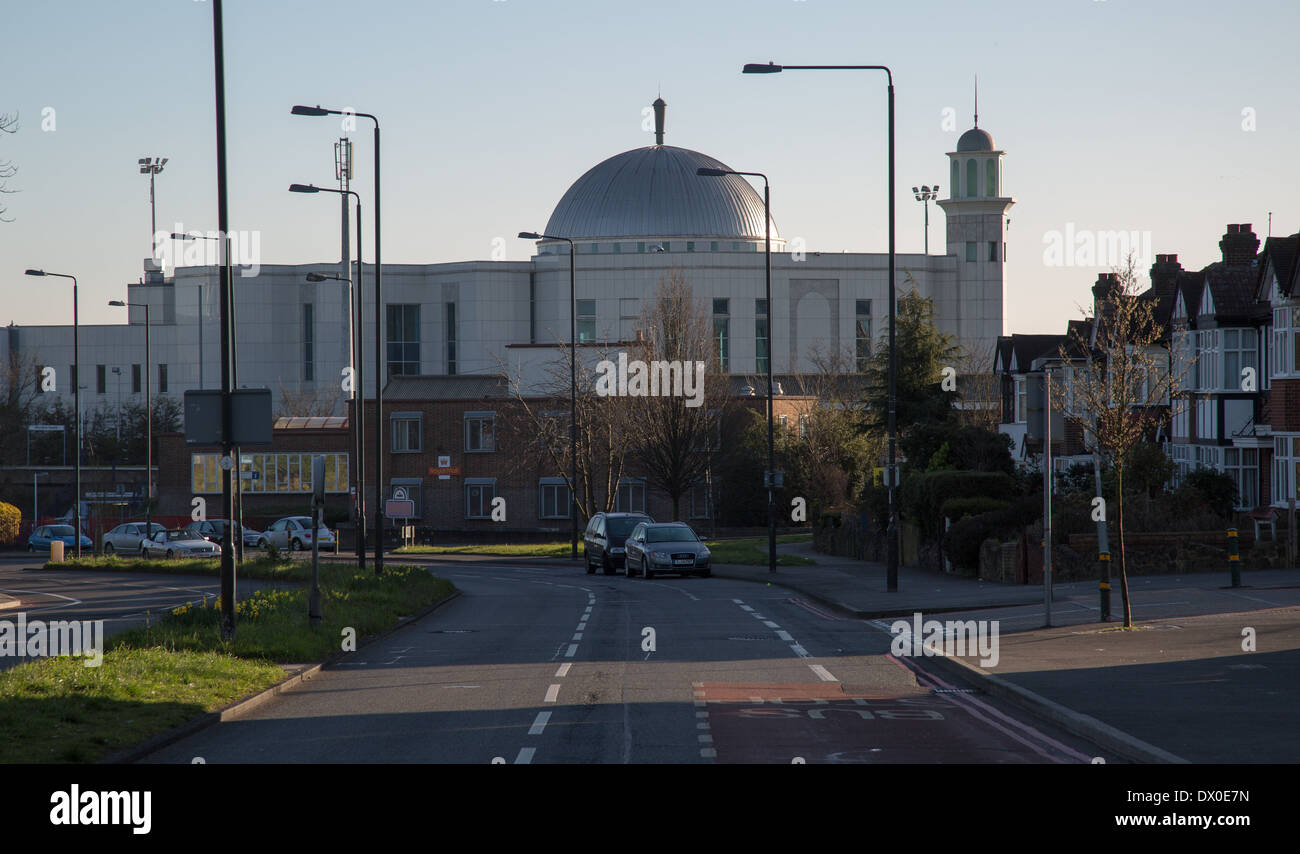 The Baitul Futuh Mosque in Morden Stock Photo - Alamy