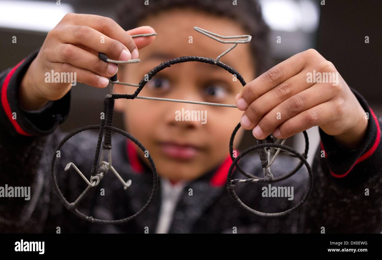Wire toy africa hi-res stock photography and images - Alamy
