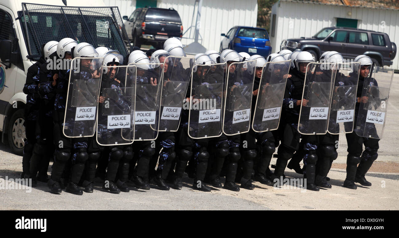 Riot control techniques hi-res stock photography and images - Alamy