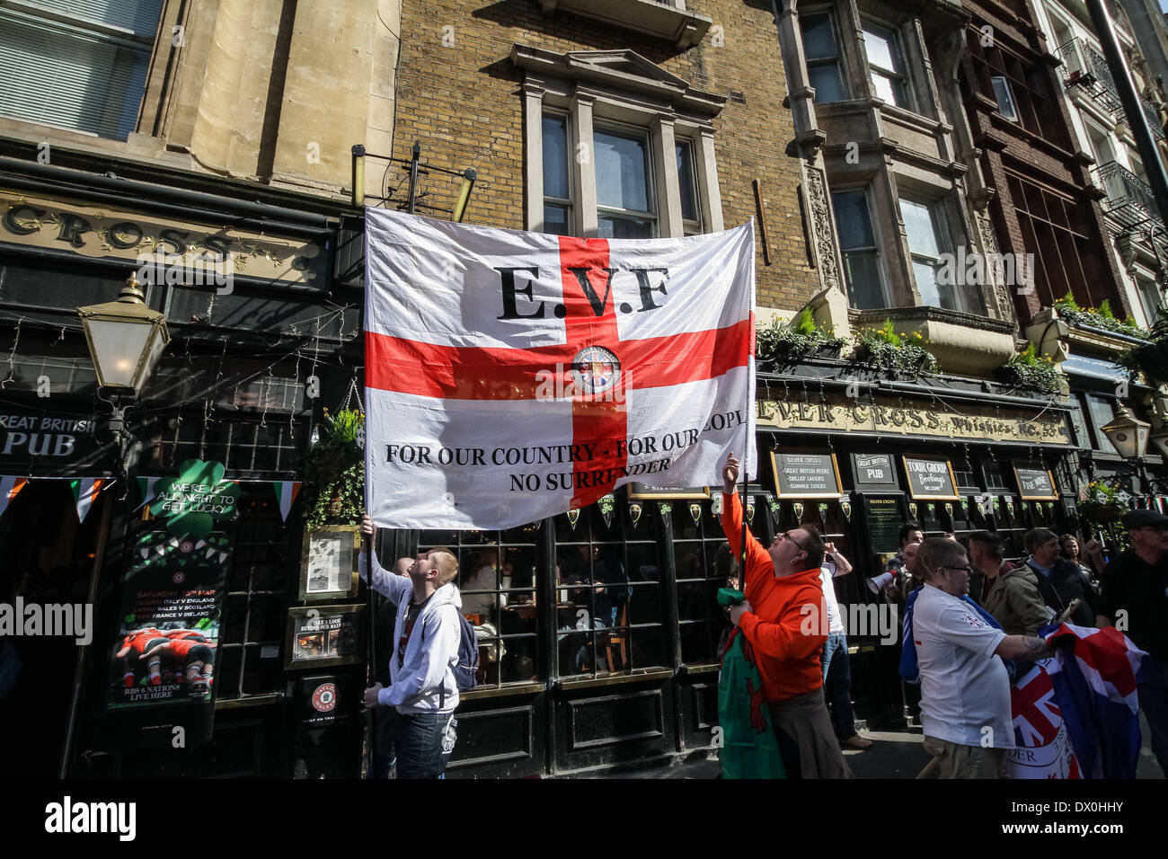 English volunteer evf anti islamist protest hi-res stock photography ...