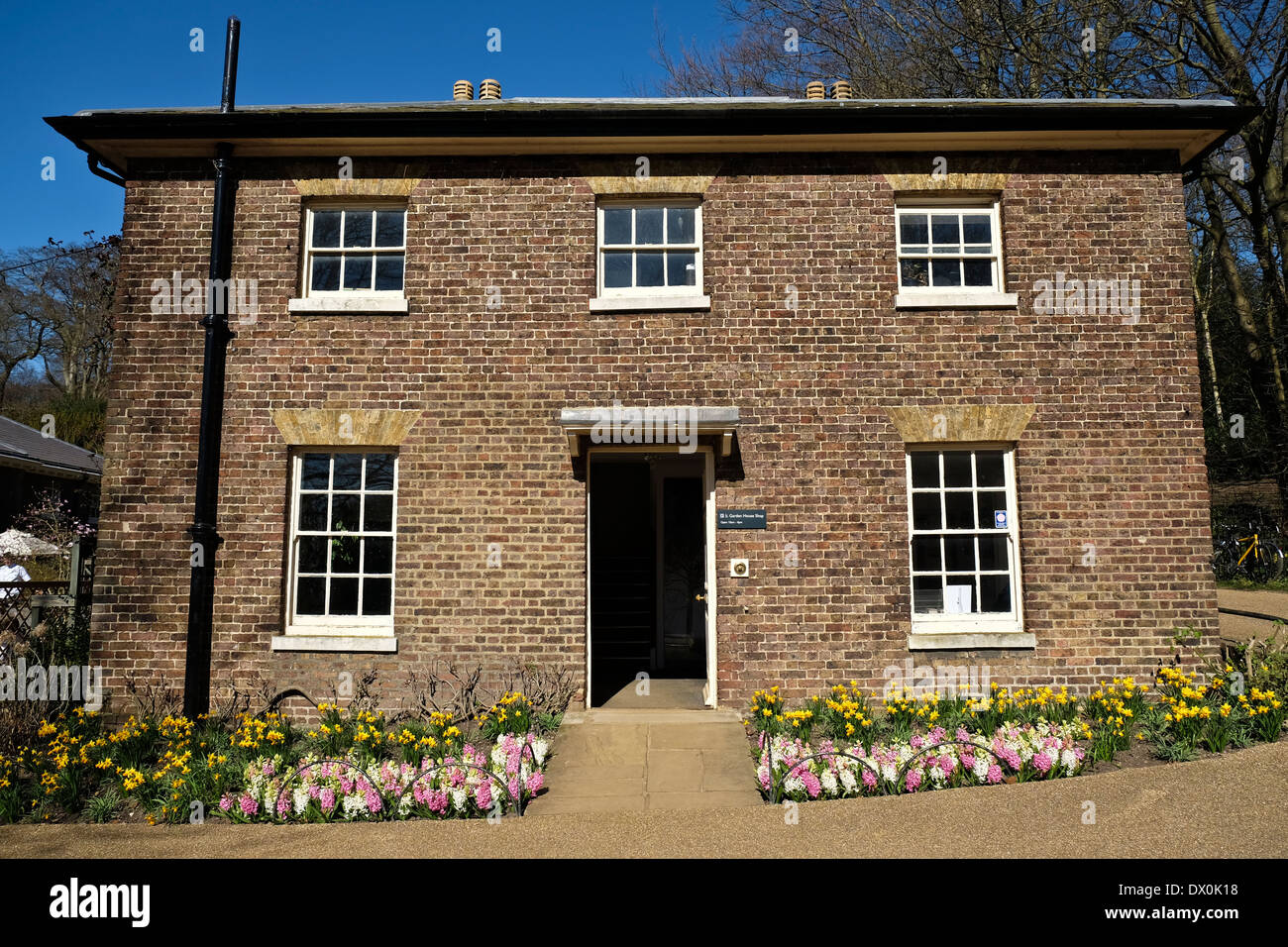 Georgian cottage hi-res stock photography and images - Alamy
