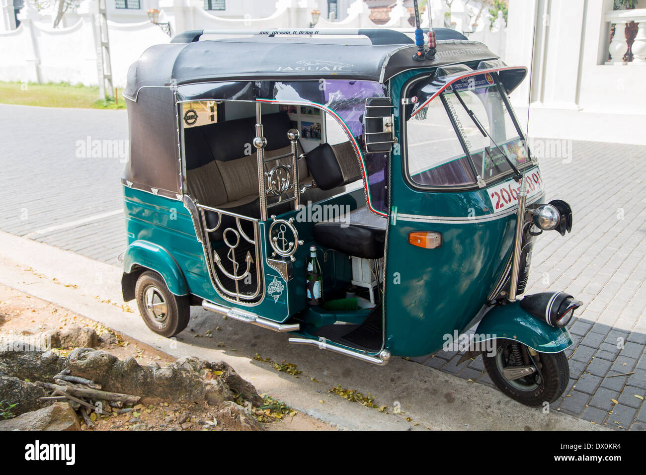 Work rickshaw auto hi-res stock photography and images - Alamy