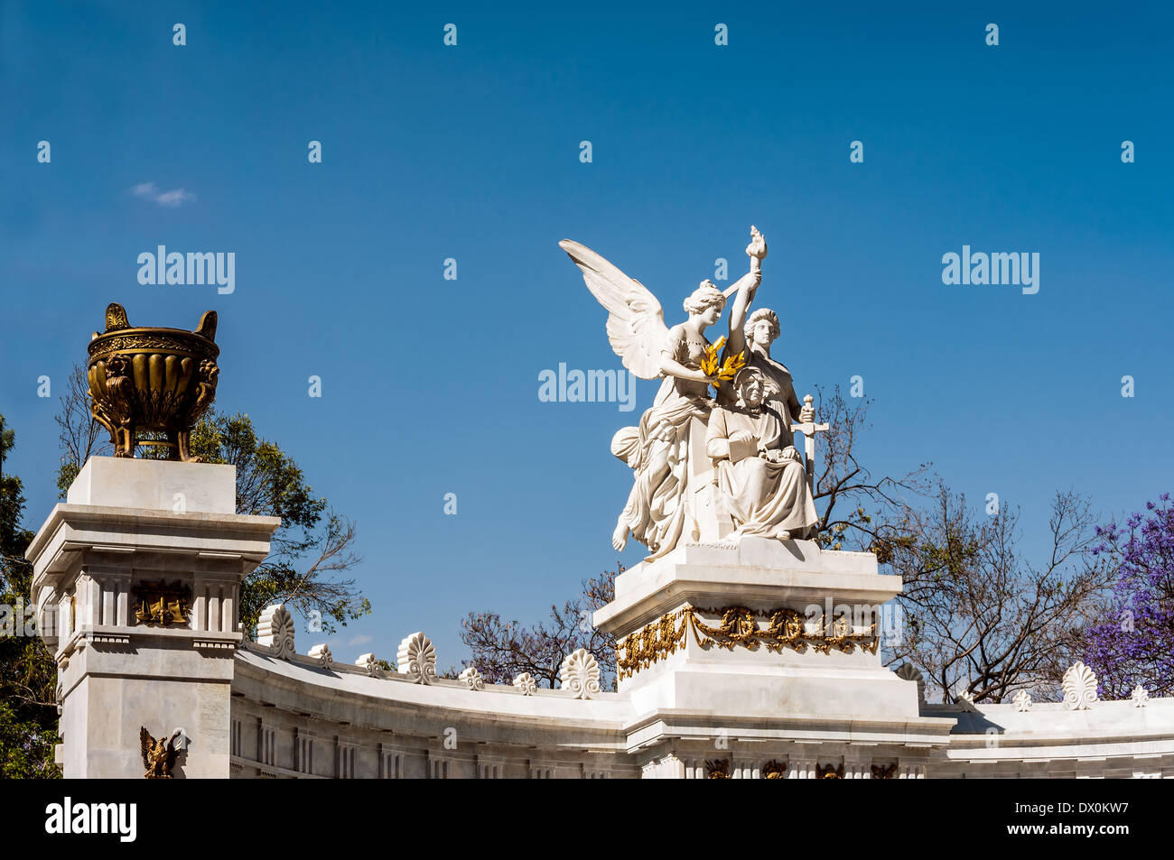 Statue mexico city hi-res stock photography and images - Alamy