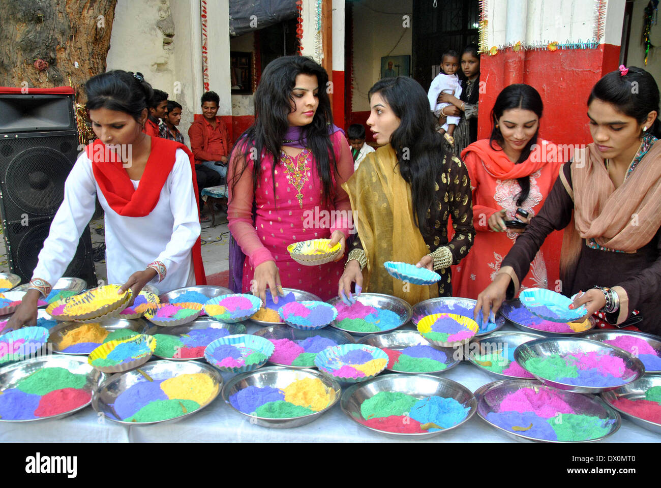 Pakistani hindus hi-res stock photography and images - Alamy