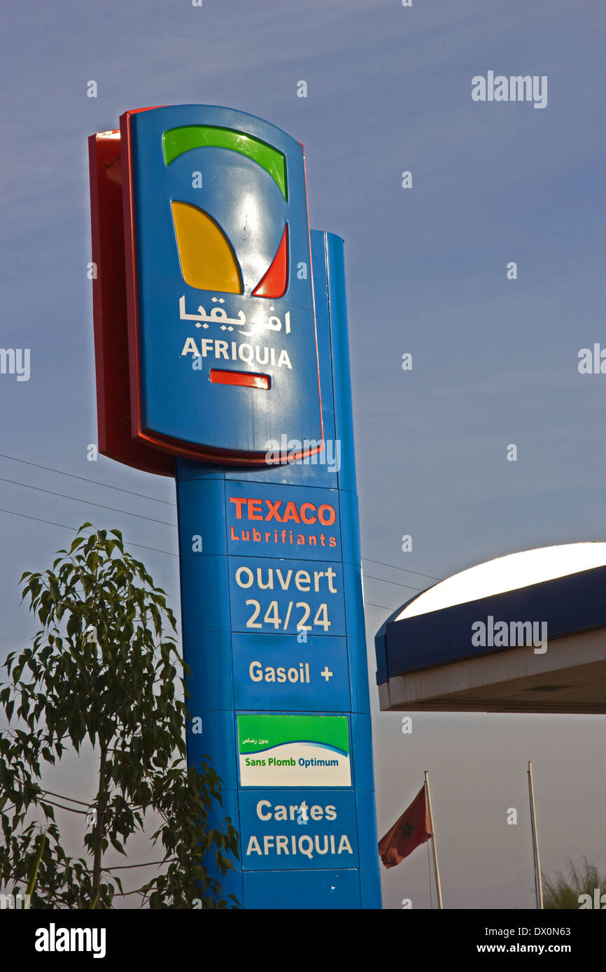 Petrol station sign hi-res stock photography and images - Alamy