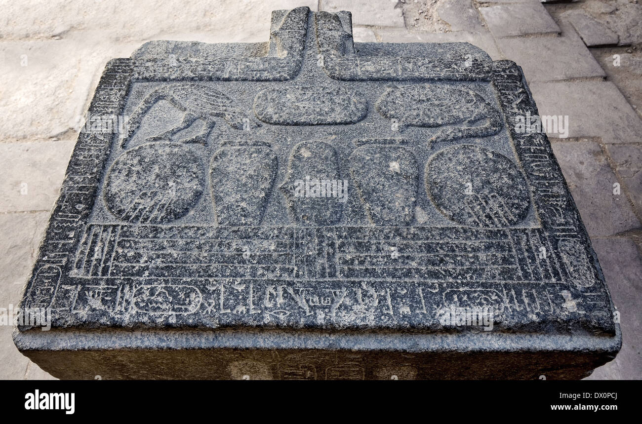 Offering table egypt hi-res stock photography and images - Alamy