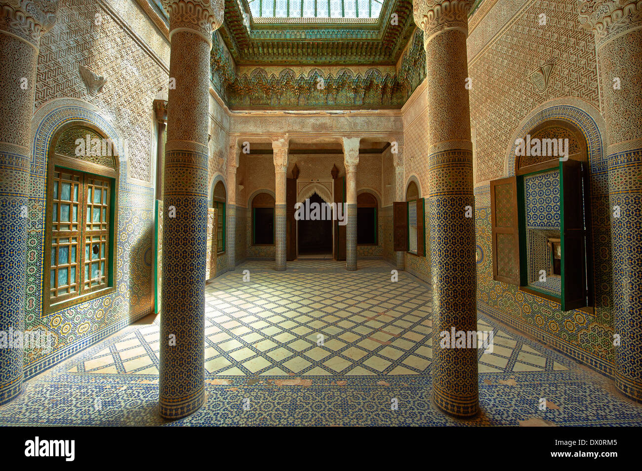 Berber mocarabe honeycomb work plaster hi-res stock photography and ...