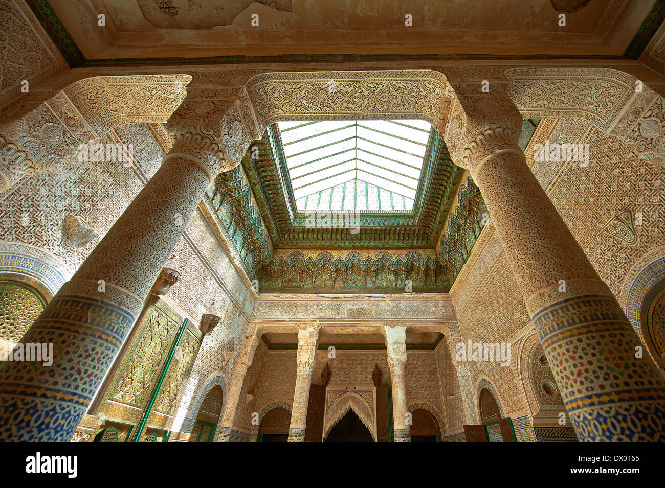Arabesque plaster hi-res stock photography and images - Alamy