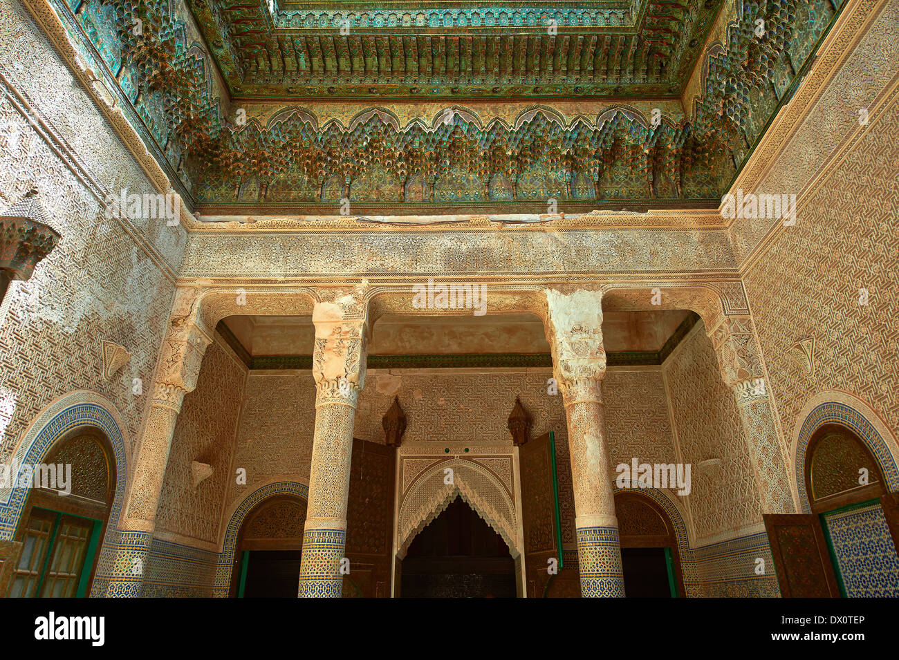 Arabesque plaster hi-res stock photography and images - Alamy