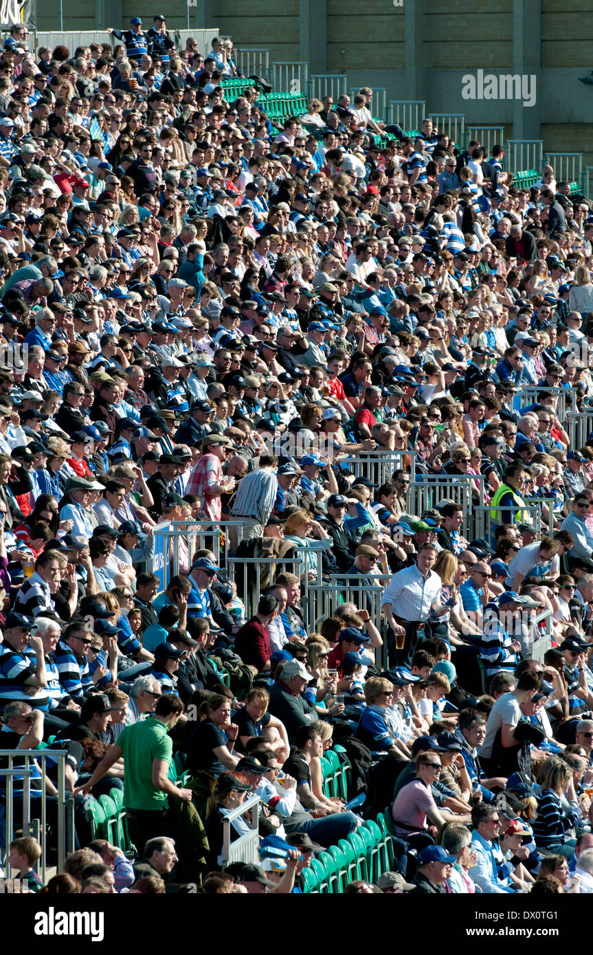 Rugby ground crowd hi-res stock photography and images - Alamy