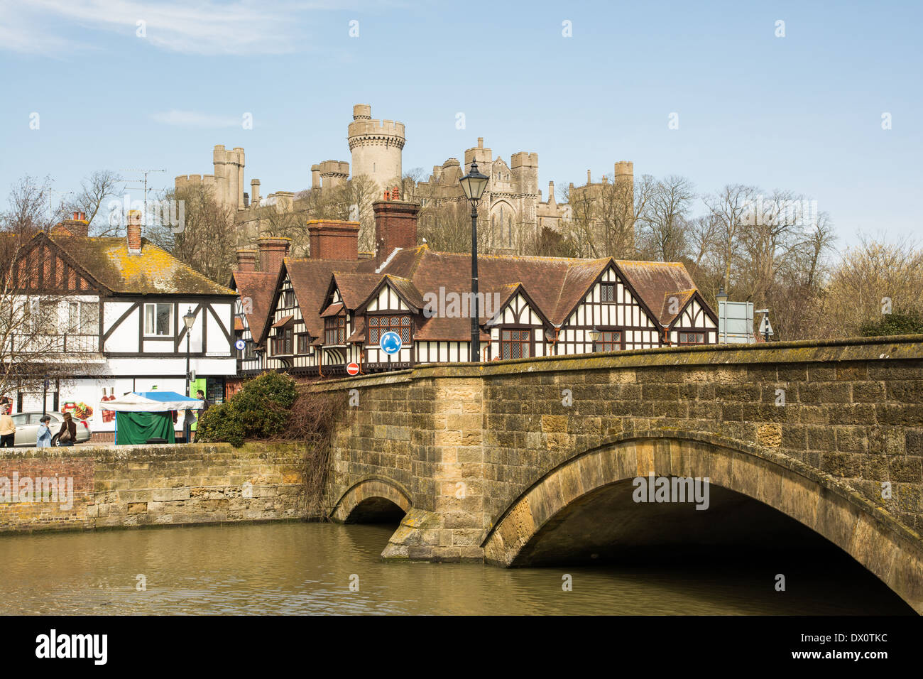 Bridge over river arun arundel bridge hi-res stock photography and ...