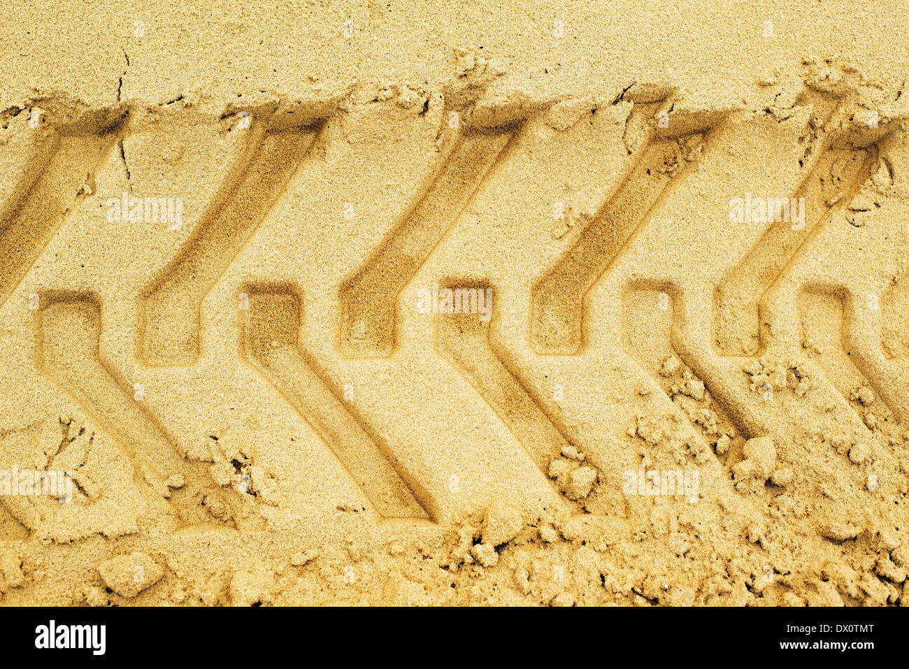 Truck trail desert hi-res stock photography and images - Alamy