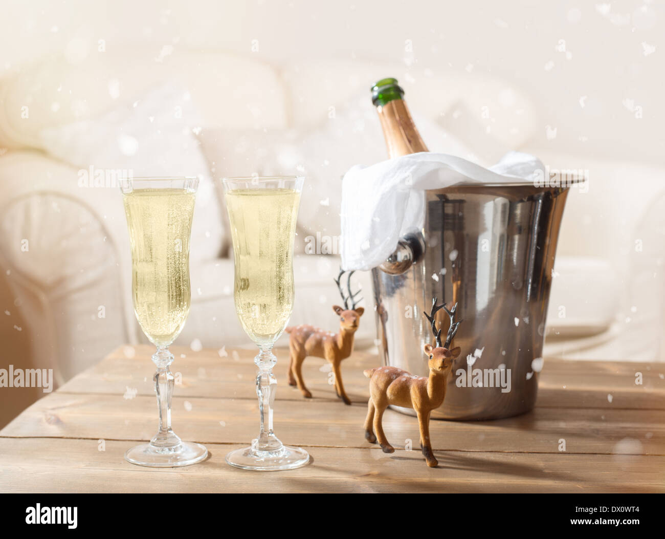 Ice bucket with champagne hi-res stock photography and images - Alamy