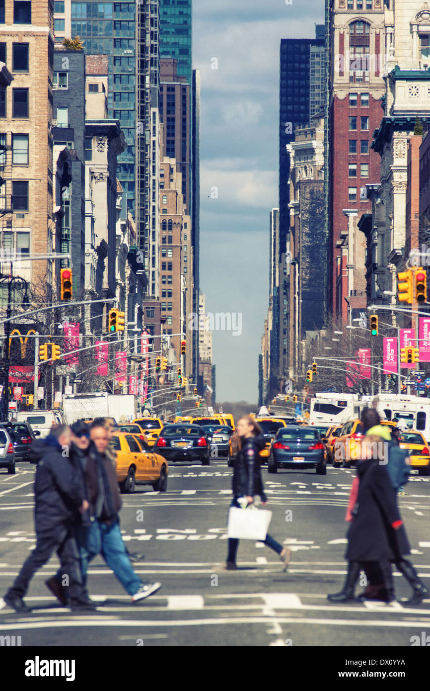 Busy Street 190+ The Busy Street Of Times Square New York City At Dusk