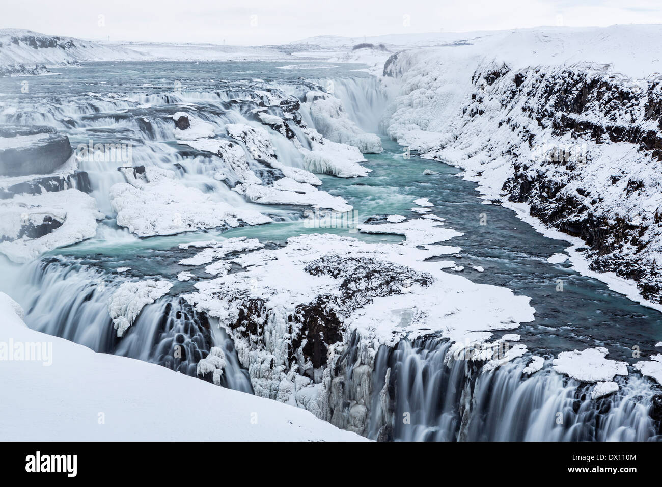 A half frozen waterfall hi-res stock photography and images - Alamy
