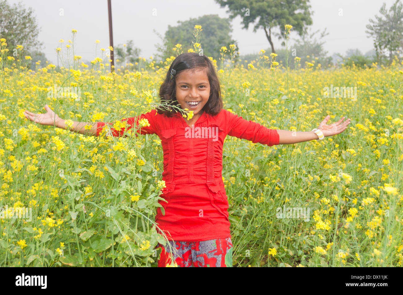 Kids Planting Trees Stock Photos & Kids Planting Trees Stock Images - Alamy