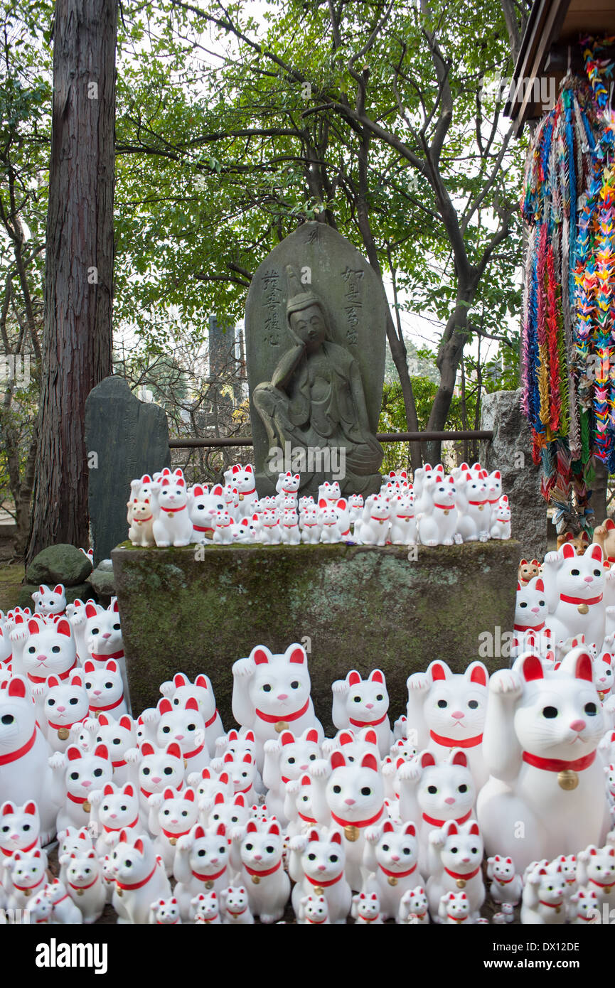 Maneki Neko Goutokuji Shrine Tokyo Japan High Resolution Stock ...